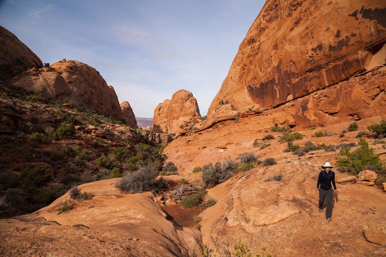 Behind The Rocks: Hiking Guide