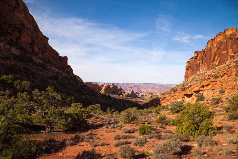 Behind The Rocks: Hiking Guide