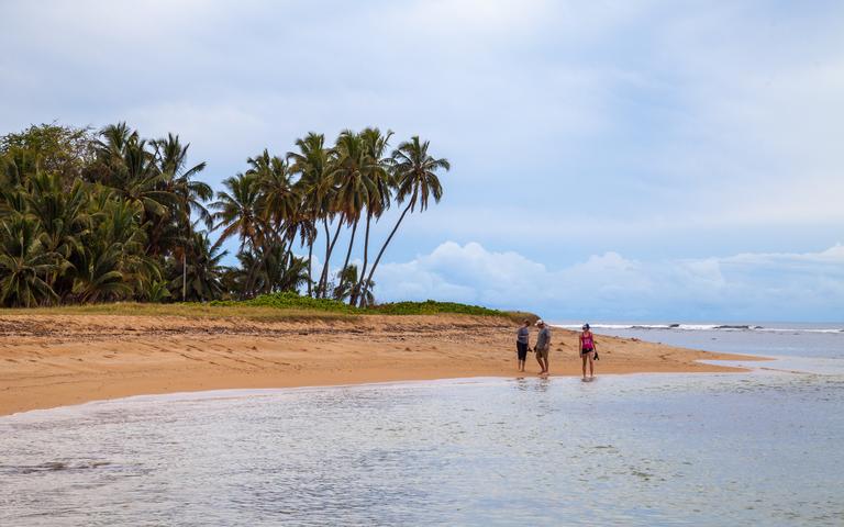 Pakala Beach: Hiking Guide