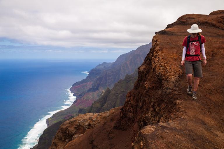 Honopu Ridge: Hiking Guide