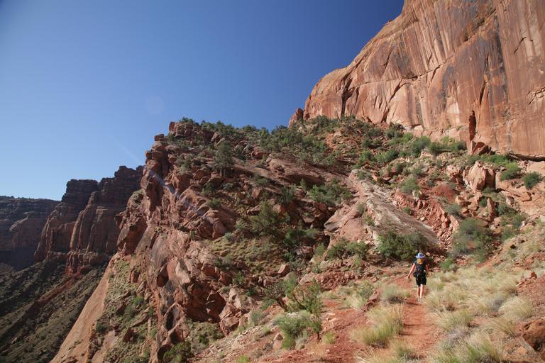 Alcove Spring: Hiking Guide