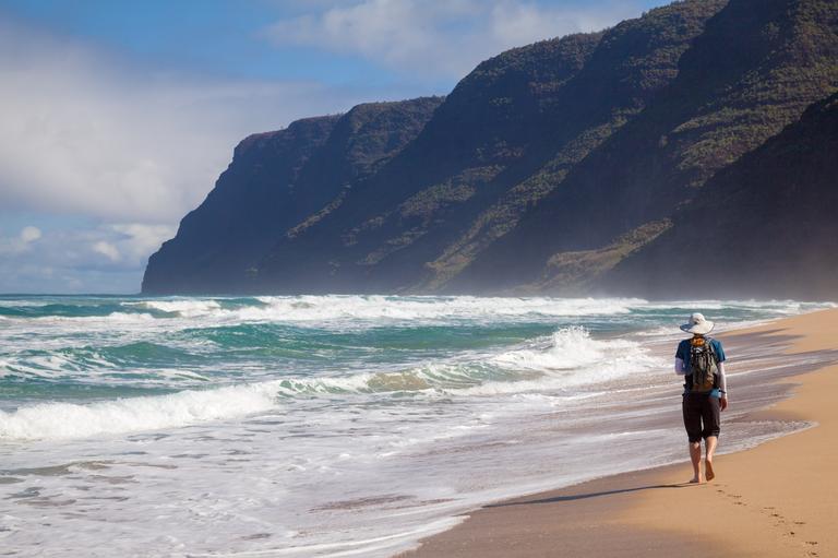 Polihale Beach: Hiking Guide