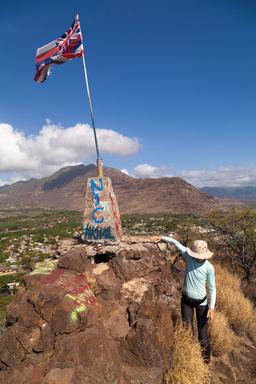 Lahilahi Point: Hiking Guide